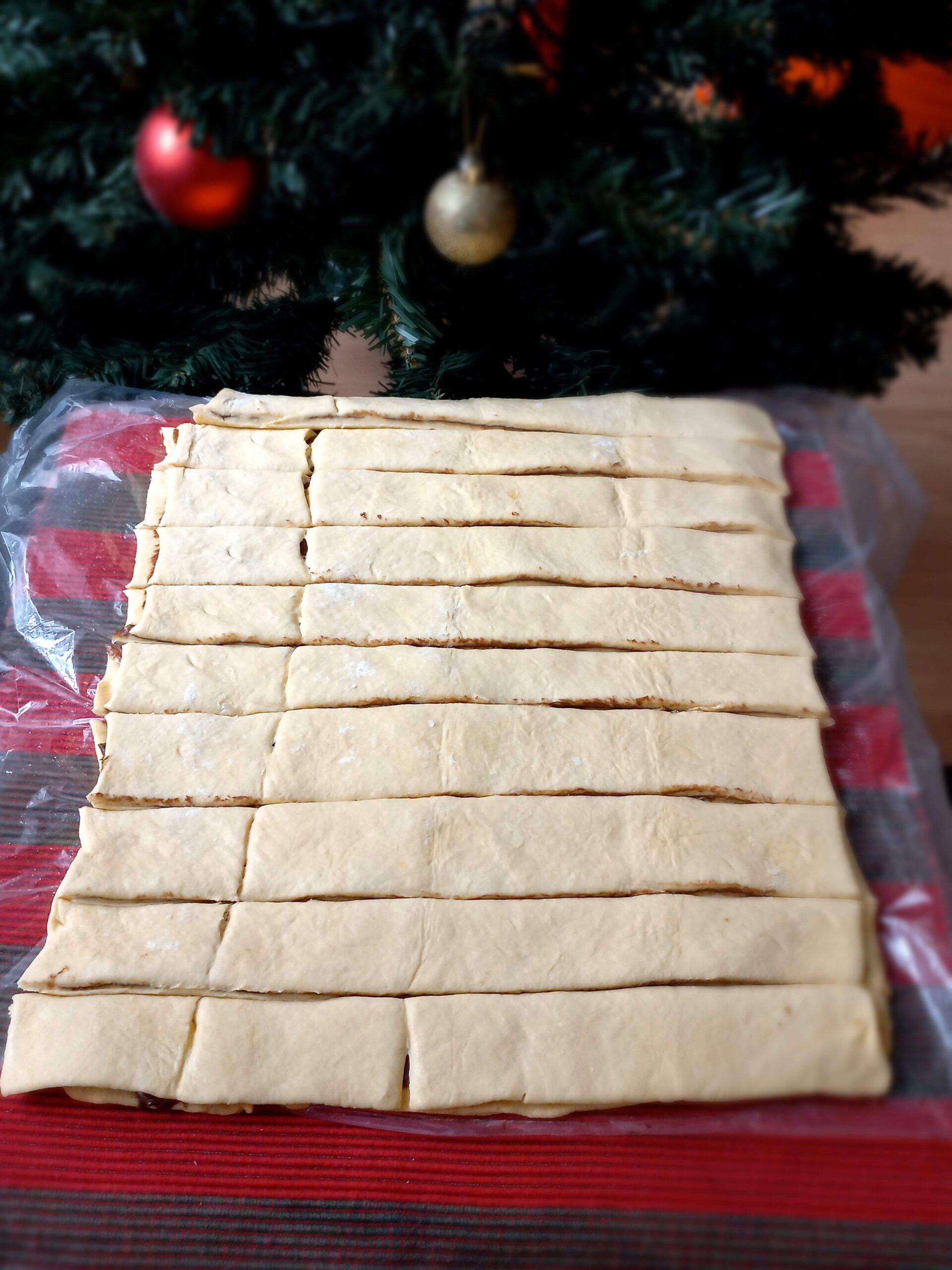 Puff pastry Christmas trees (Braduti cu nutella) – Bucataria Corinei